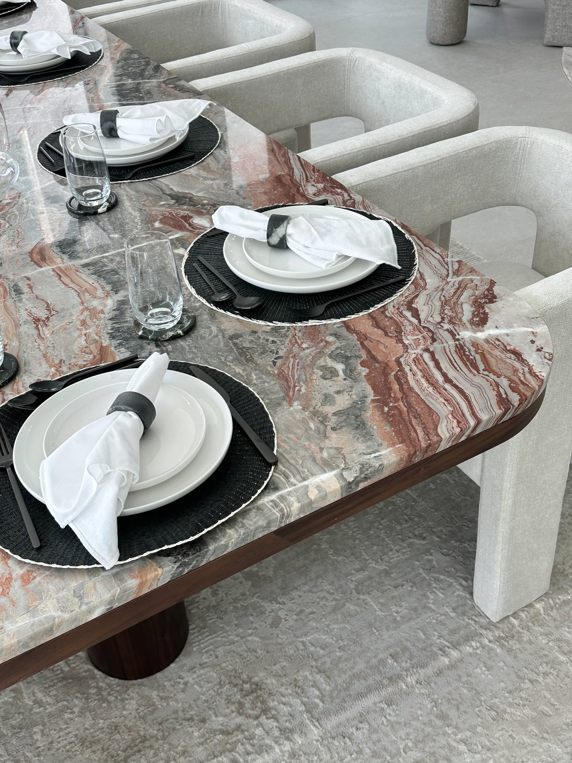 Shop Premium Dining Tables - Dining Collection Online in Dubai, UAE ...